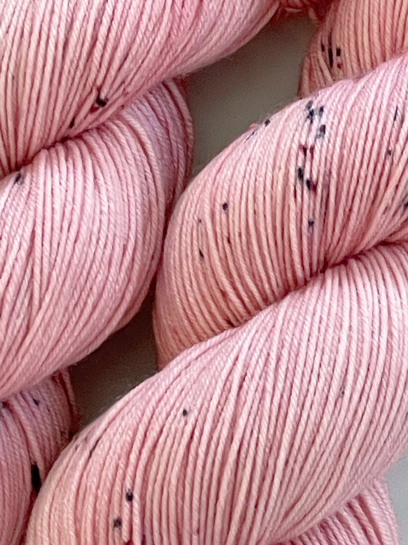 Modesty - Sock 手染めの毛糸 ソックヤーン – Mythica Fibers